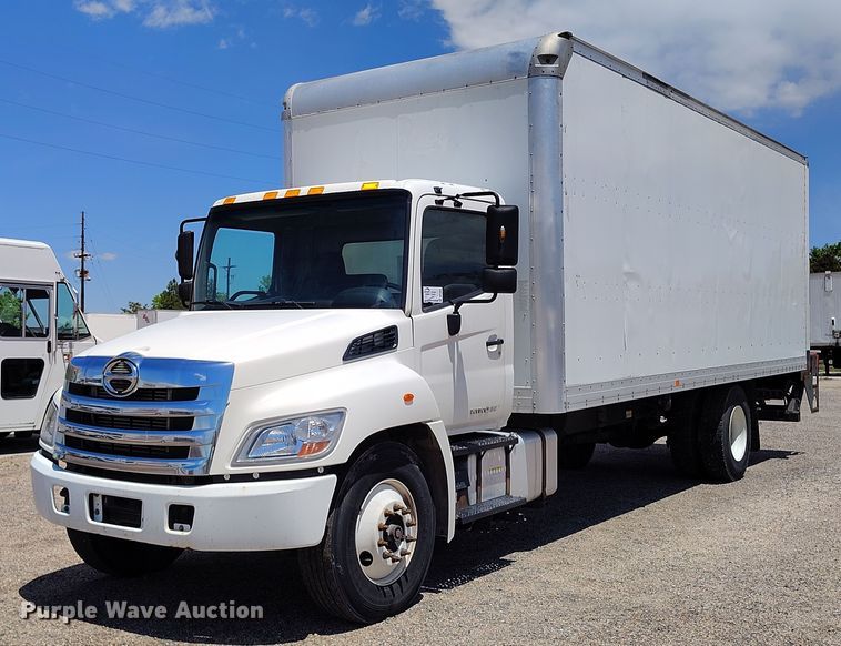 Freightliner FL70 Box Truck For Sale | Purple Wave Auction